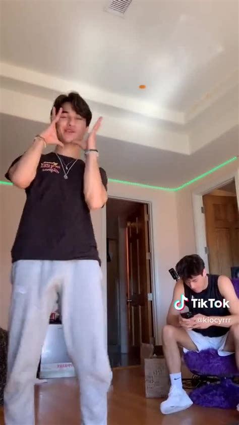 Kio Cyr Tik Tok Page Lpsg