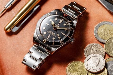 VINTAGE FEEL MODERN BUILD Review Why The Tudor Black Bay Fifty Eight