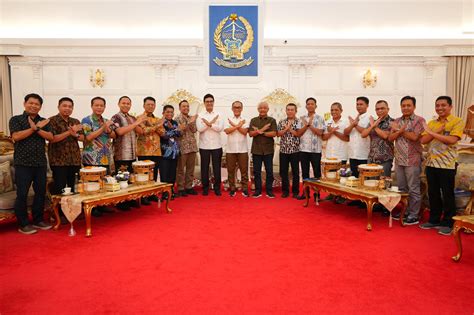 Konsultasi Ke Penjabat Gubernur Sulawesi Selatan Prof Zudan PT Semen