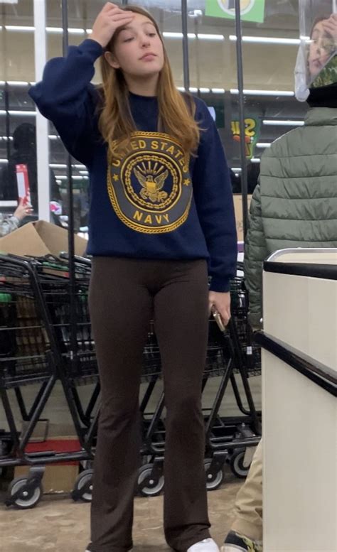 Beautiful College Freshman Chick Vtl And Wedgie Bending Over 😻 Spandex Leggings And Yoga
