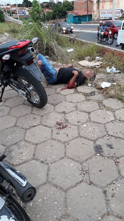 Policial civil é esfaqueado e tem arma roubada durante assalto em