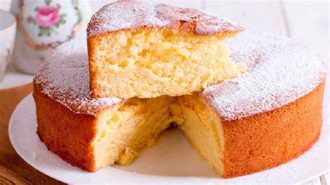 Gâteau au yaourt grec à la noix de coco moelleux et savoureux