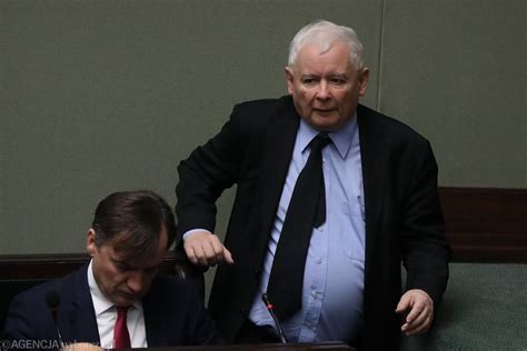 Jarosław Kaczyński przeszedł zabieg W szpitalu odwiedził go premier