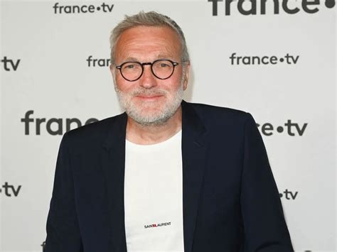 Le public tranchera un journaliste célèbre réagit à larrivée de