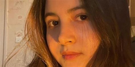Potret Bulan Sutena Selebgram Cantik Yang Dikabarkan Dekat Dengan El