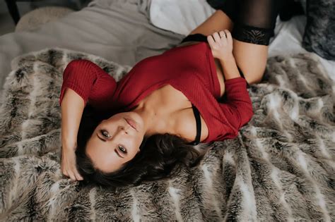 Calgary Boudoir Photographer 0573 Calgary Wedding Photographers