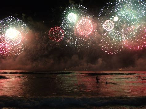 Prefeitura de Cabo Frio RJ volta atrás e anuncia queima de fogos na