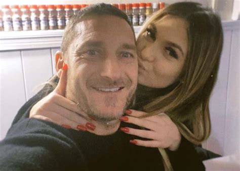 Separazione Totti Blasi Tensioni In Famiglia Chanel Tuona Sui