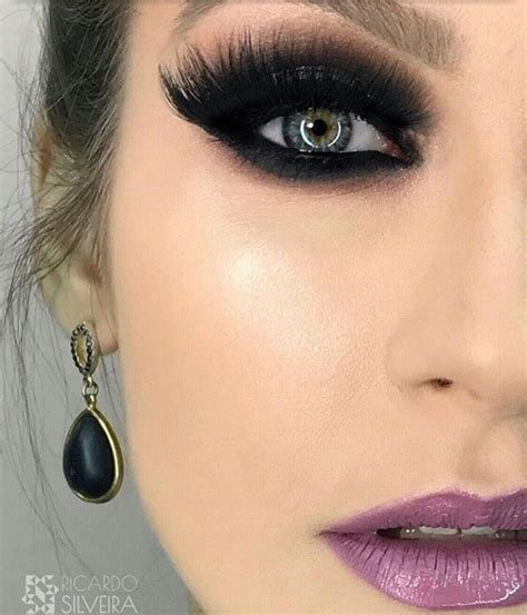 Pin De BEAUTY IDEAS Em Makeup Ideas Maquiagem Escura Maquiagem Festa