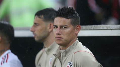 James Rodríguez Jhon Arias e Richard Ríos são convocados pela seleção