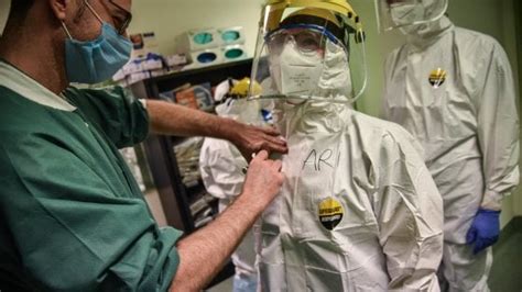 Sono 105 I Medici Morti In Italia Per Il Coronavirus 28 Gli Infermieri