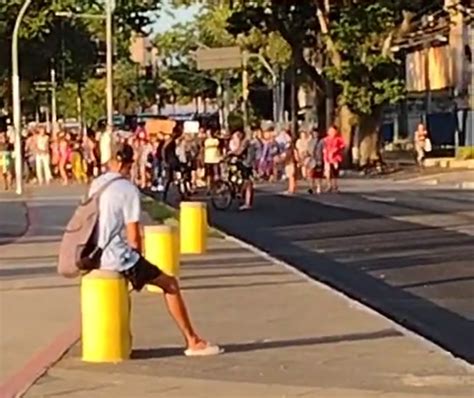 VÍDEO Moradores do Banhado protestam pelas vias de São José dos Campos