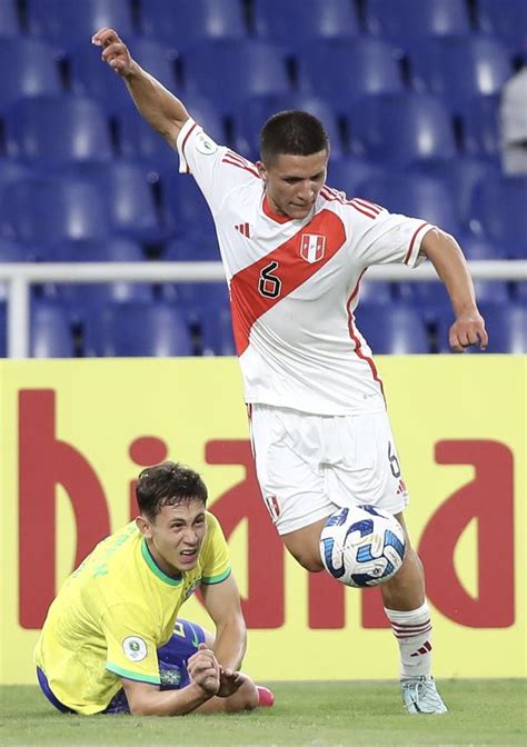Paolo Guerrero Representante De Catriel Cabellos Paolo Guerrero