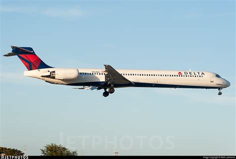 N921DN McDonnell Douglas MD 90 30 Delta Air Lines Mark Lawrence