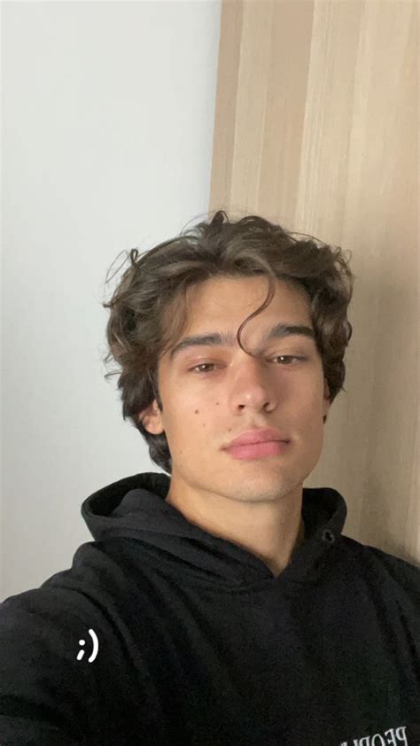 Just Beautiful Men Pretty Men Brown Hair Brown Eyes Guy Tan Guys