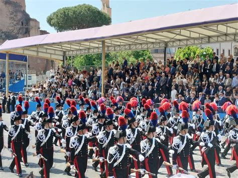 2 Giugno Roma Celebra La Repubblica Ai Fori Imperiali Sfila La Parata