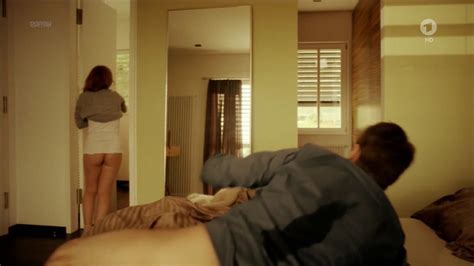 Carina N Wiese Nuda 30 Anni In Tatort