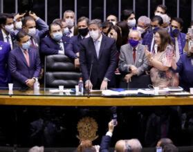 Ministro Ernesto Ara Jo Pede Demiss O Do Cargo