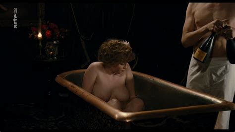Iliana Zabeth Desnuda En L Apollonide Souvenirs De La Maison Close