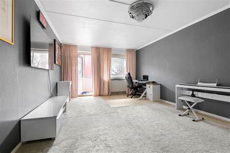 Lammholmsbacken 213 i Vårby Gård Vårberg Huddinge kommun Lägenhet