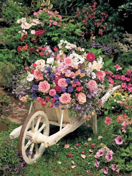 35 Most Beautiful Wheelbarrow Planter Ideas For Your Garden