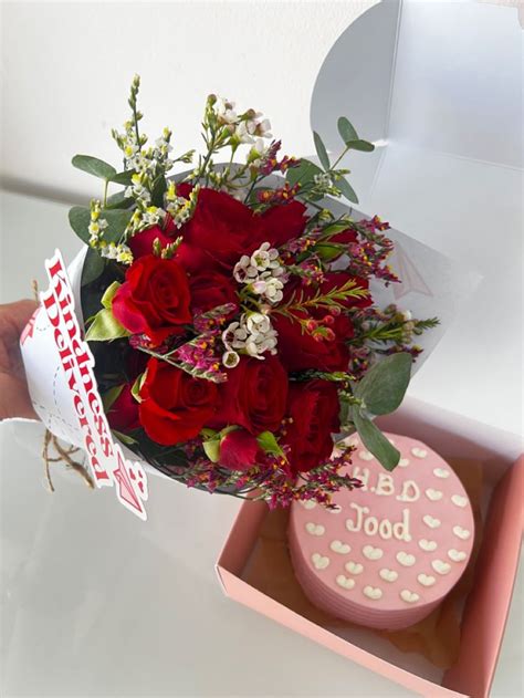 Pin by 금지영 on 꽃 Table decorations Decor Arrangement