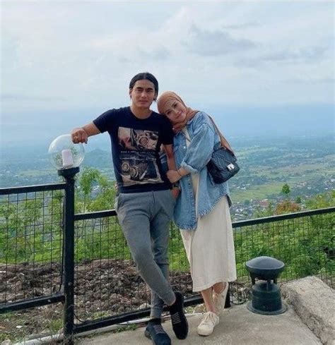 10 Artis Rujuk Setelah Bercerai Ada Yang Harmonis Sampai Sekarang