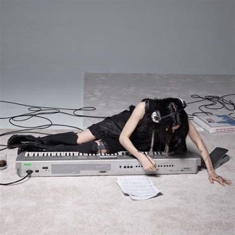Grimes Claireboucher Tumblr Grimes Photography Inspo Cool Photos