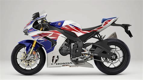 Honda Cbr Rr R Fireblade Sp Guide Total Motorcycle