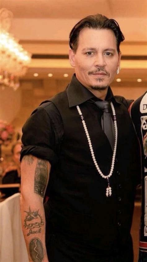 Pin Van Johnny Depp Op Pins By You Beroemde Zangers Elvis Presley