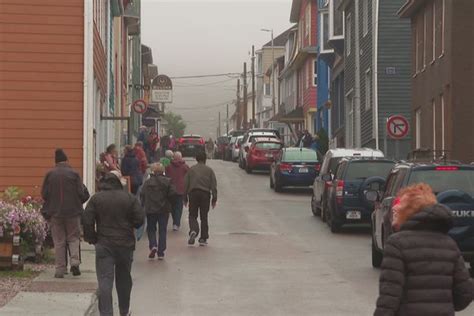 Plusieurs Centaines De Touristes Dans Les Rues De Saint Pierre Et Miquelon