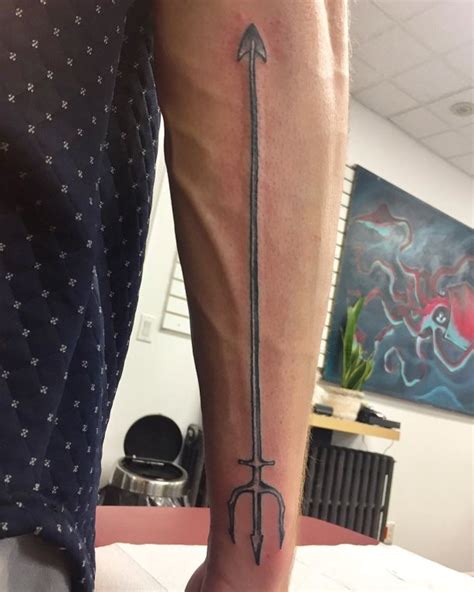 Tatuajes de la horca de tres puntas Tridente 100 diseños