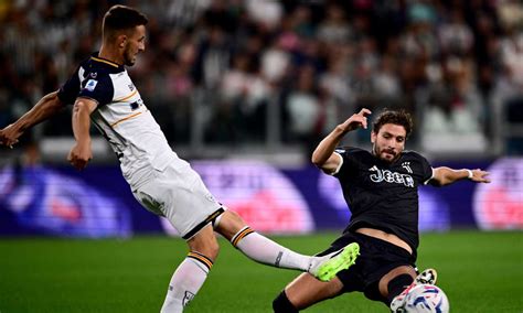 La Juve Soffre Non Convince Viene Fischiata Ma Vince Milik Per L1 A