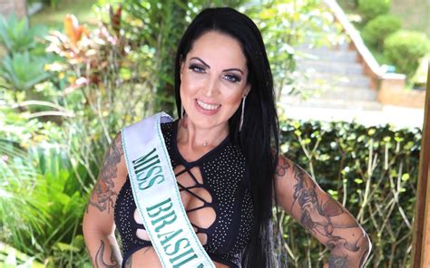 VÍDEO Elisa Sanches provoca seguidores dancinha sensual e anuncia
