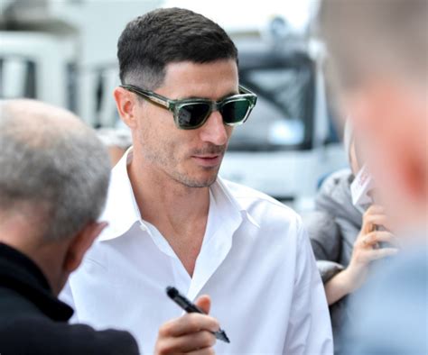 Robert Lewandowski W Ogniu Krytyki Hiszpa Ski Dziennikarz Zarzuca Mu