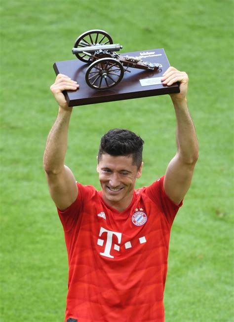 Trofeo para el máximo goleador dde la bundesliga MARCA