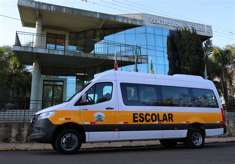 Criança de 2 anos morre após ser esquecida dentro de van escolar em dia