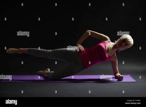 Side Plank With Leg Kick Hi Res Stock Photography And Images Alamy