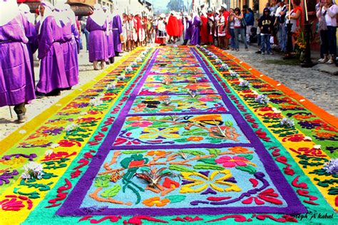 Semana Santa en Guatemala Alfombras procesionales como tradición y