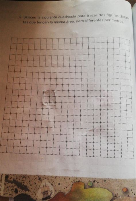 2 Utilicen la siguiente cuadrícula para trazar dos figuras distin tas