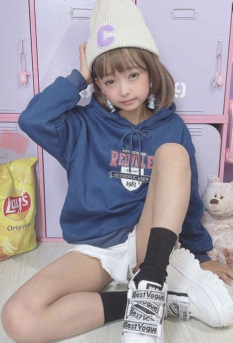 U ジュニアアイドル図鑑パンツずらしおまんこ見せ無修正 Free Download Nude Photo Gallery