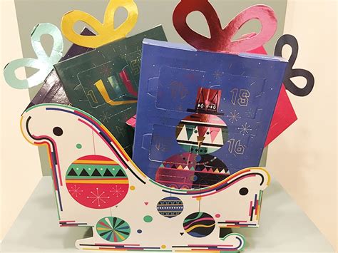 Un Calendrier De Lavent Garni De Chocolats Haut De Gamme