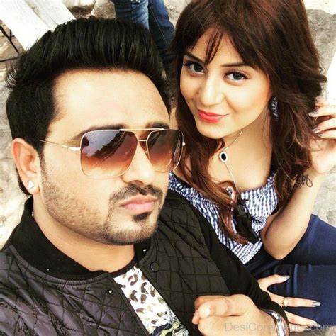 Masha Ali With Model Desi Comments