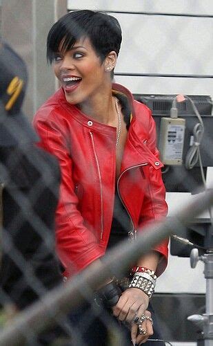 Rihanna Short Haircuts Take A Bow Video