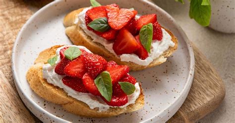 17 Easy Goat Cheese Appetizers That Wow Insanely Good
