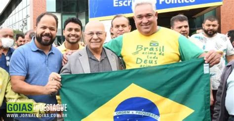 Professor Alcides Recebe Apoio De Diversas Lideran As Durante Adesiva O