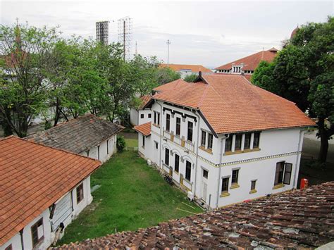 Lawang Sewu Destinasi Wisata Sejarah Yang Sarat Misteri