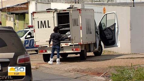 Homem Morto A Tiros Em Aparecida De Goi Nia G Goi S V Deos