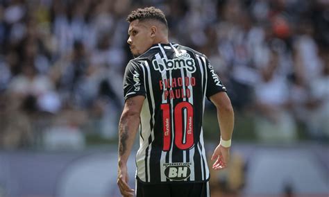 Paulinho abre o jogo sobre despedida do Atlético MG