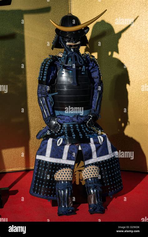 Armadura japonesa de samurai fotografías e imágenes de alta resolución